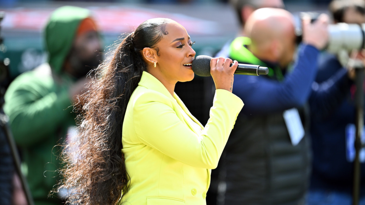 Cleveland Native Norelle Simpson Amazes with National Anthem at ...